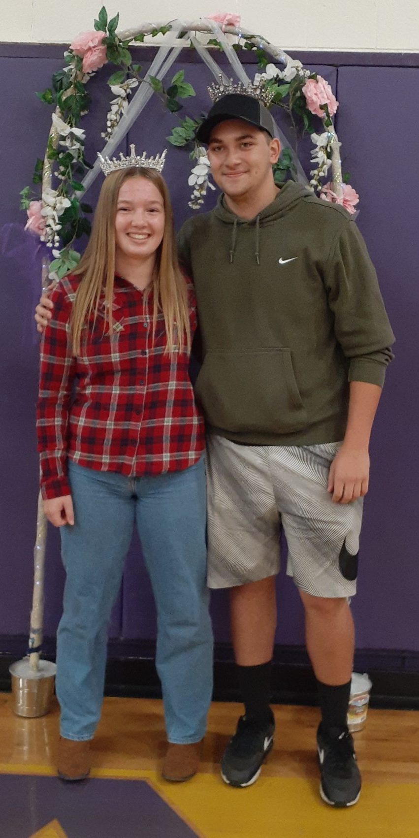 EHS Crowns 2022 Homecoming Royalty – Falcon News