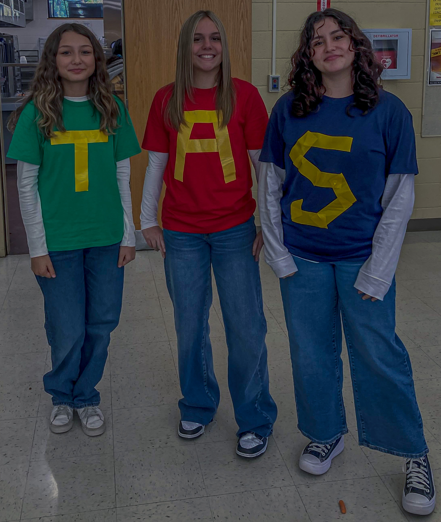 Photo Gallery: EHS Starts Off Homecoming Spirit Week with Twin Day – Falcon News